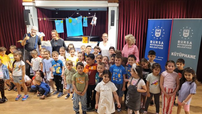 Kütüphanede masalsı bir gün: “Sevdalı Bulut” miniklerle buluştu ...